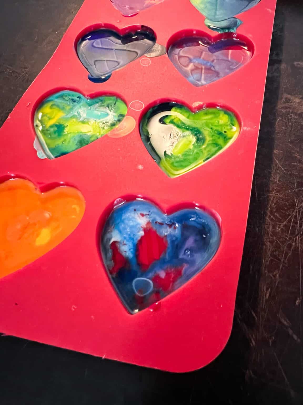 How To Melt Crayons In Silicone Molds The Easy Way - Crafty Art Ideas