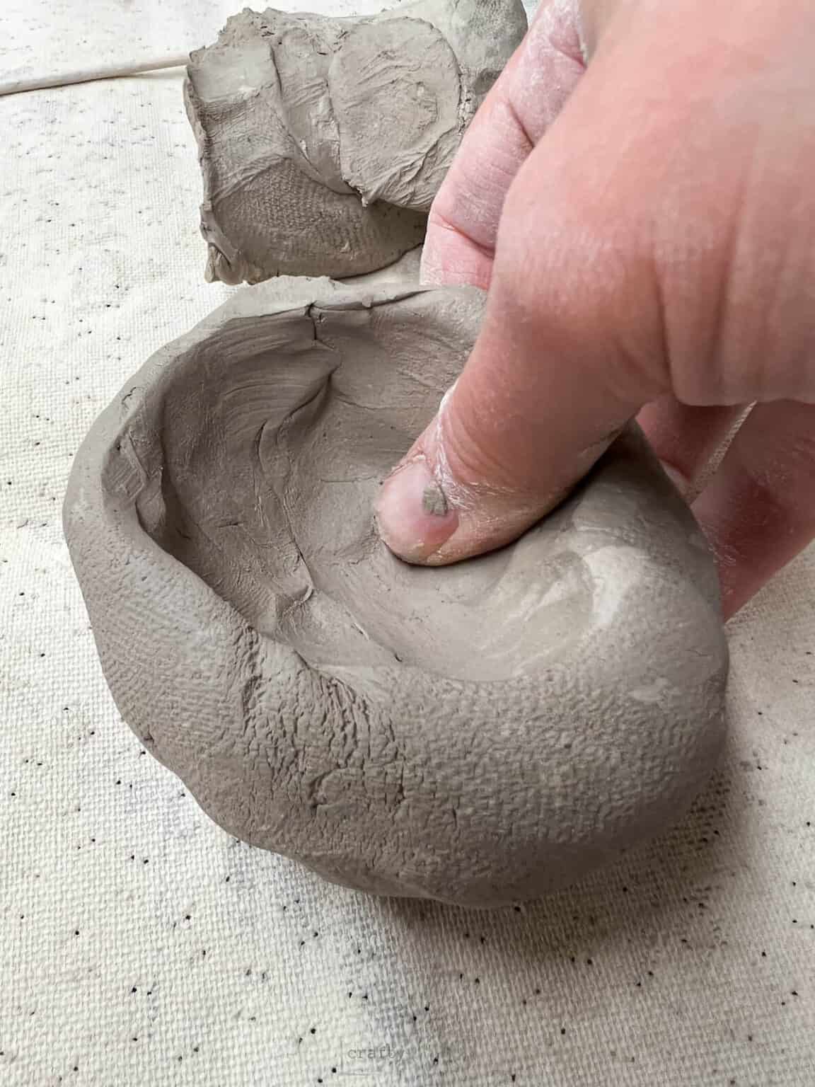 How To Build Clay Pinch Pot Animals - Crafty Art Ideas
