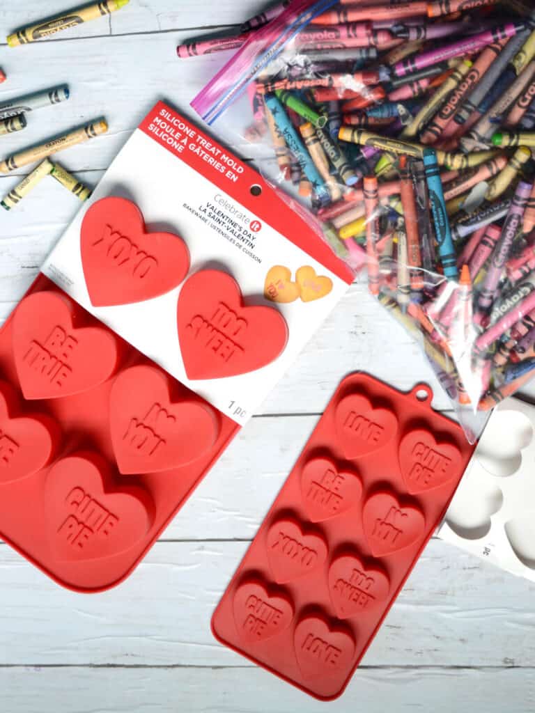 How To Melt Crayons In Silicone Molds The Easy Way - Crafty Art Ideas