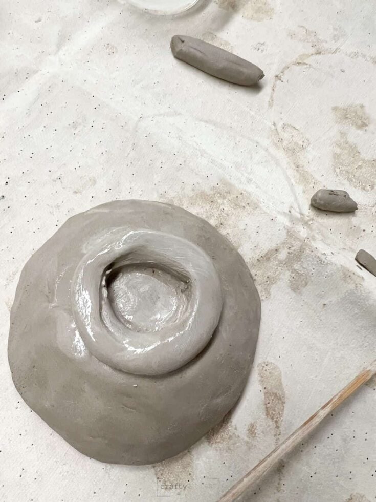 How To Make A Pinch Pot Easily With Kids - Crafty Art Ideas