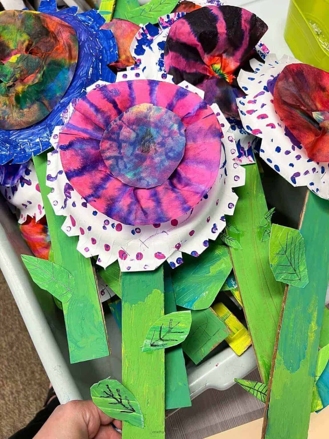25+ Pretty Flower Art Project & Craft Ideas For Kids - Crafty Art Ideas