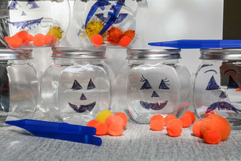 Easy Pumpkin Party Game: Fill The Pumpkin - Crafty Art Ideas