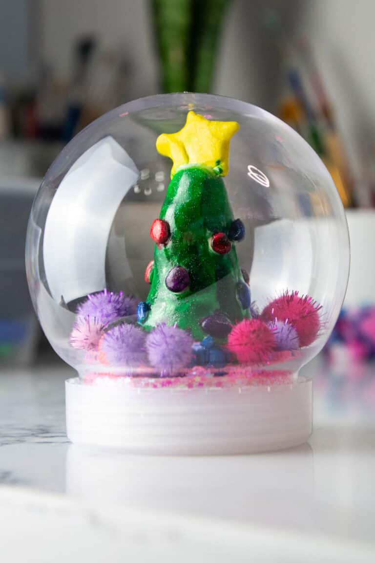 How To Make An Easy DIY Snow Globe For Kids - Crafty Art Ideas