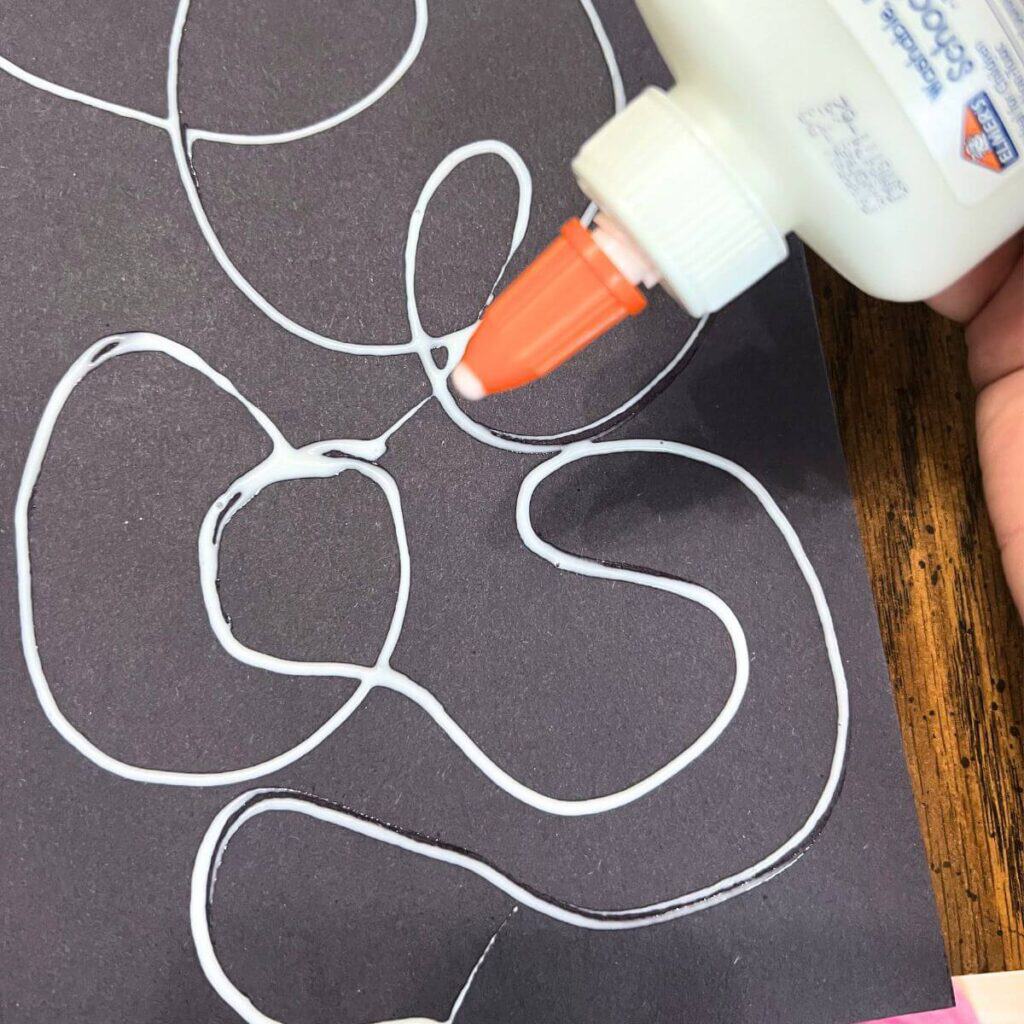 Fun Abstract Chalk Drawing Lesson For Beginners - Crafty Art Ideas
