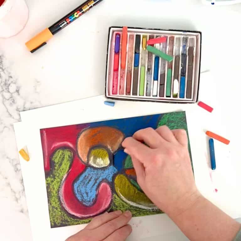 Fun Abstract Chalk Drawing Lesson For Beginners - Crafty Art Ideas