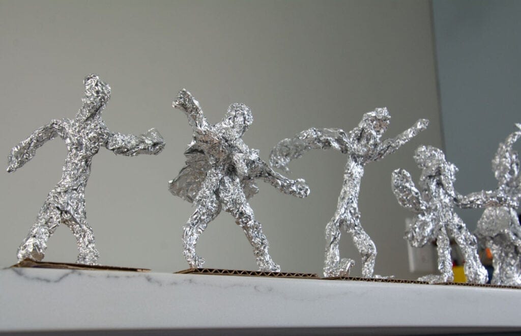 Creative Tin Foil People Sculptures - Crafty Art Ideas